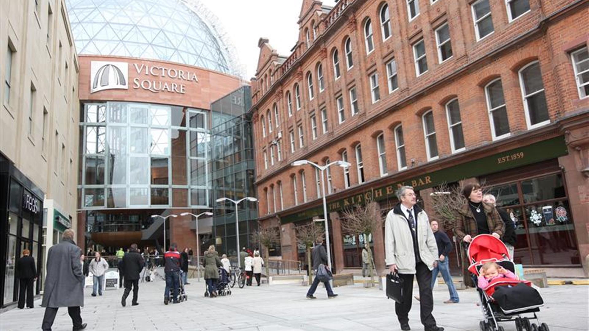 victoria-sq – The Gown